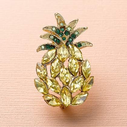 Pia brooches store