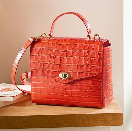 Practical Purses With Pockets For Everything LoveToKnow | atelier-yuwa ...