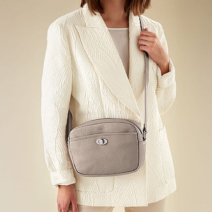 Handbags, Tote & Shoulder Bags | The Bag Edit | Pia Jewellery